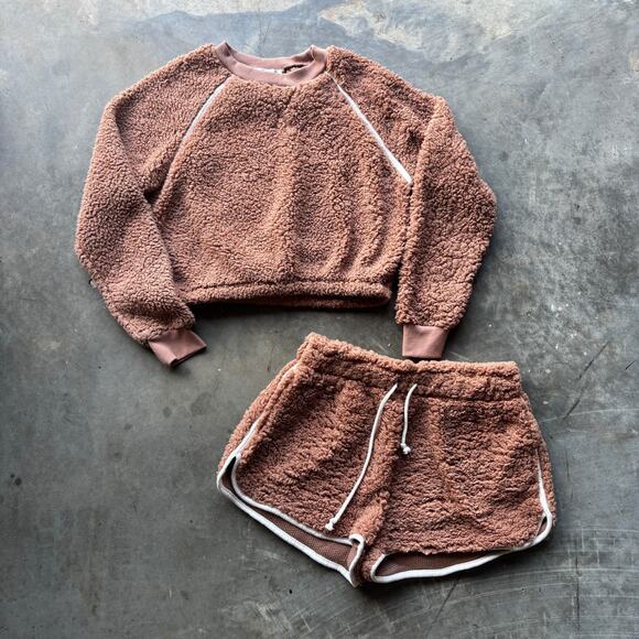 Madden Girl | Tops | Madden Girl Sherpa Raglan Bubble Sweatshirt Shorts ...